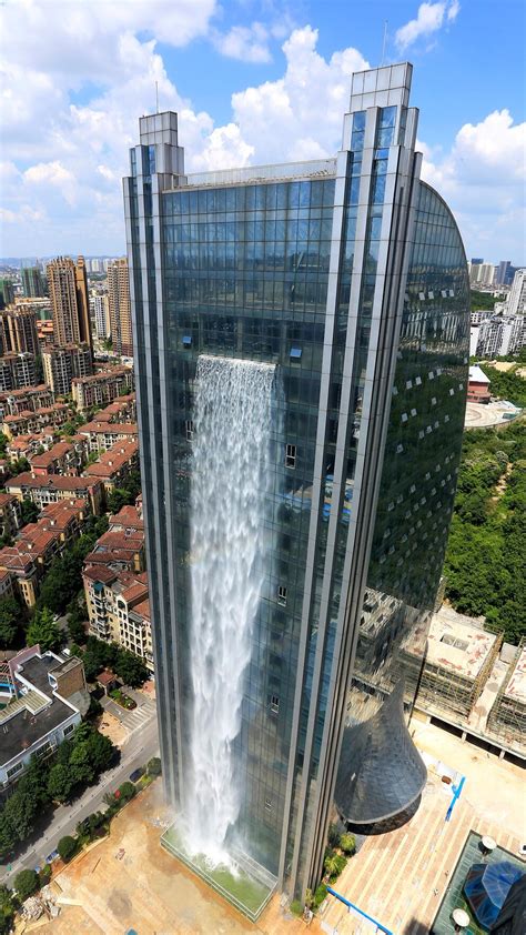 El Extravagante Rascacielos Que Desata Burlas En China Por Su Insólita