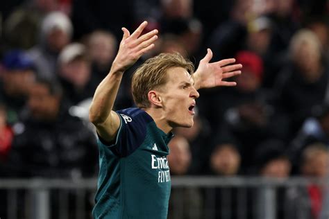 Officials Slammed After Incident In Bayern Munich V Arsenal It Left