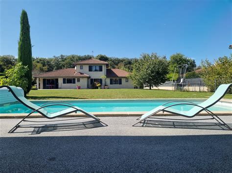 Décines Charpieu locations de vacances et logements Auvergne Rhône Alpes France Airbnb