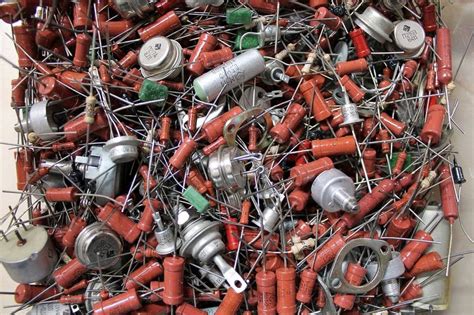 Скупка радиодеталей: причины большого спроса на разъемы для электроплат