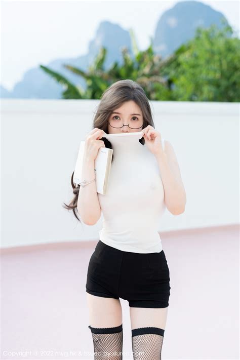 Mygirl 高清写真图 20221021 Vol643 糯美子minibabe 桂林旅拍美媛馆性感童颜巨乳黑丝 女神私房照秀色女神