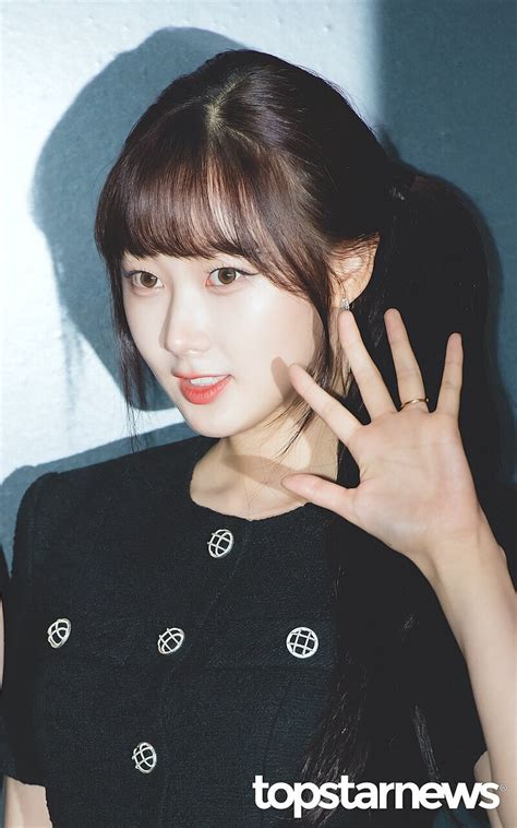 입생로랑 뷰티 행사 지젤  연예 포토 토크 네모판