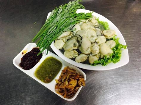 หอยนางรมทรงเครื่อง ร้าน ครัวบุญเลิศ บางปู