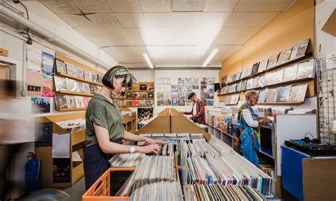 The 5 Best Places For Selling Your Cassette Tapes In 2025