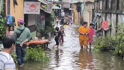 Banjir Jakarta 35 RT Masih Terendam Ketinggian Air Hingga 1 5 Meter
