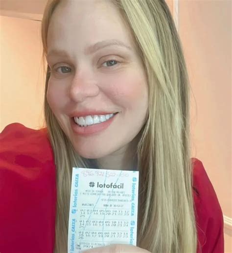 Ex BBB Paulinha Leite ganha mais uma vez na loteria prêmio de R 4