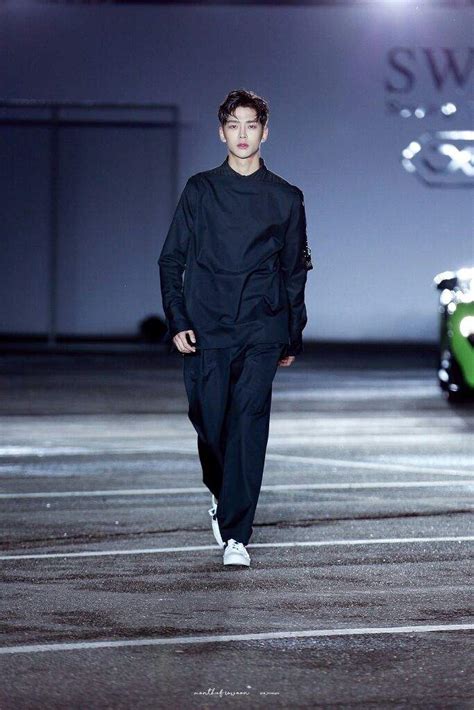🕶 Rowoon At Seoul Fashion Week 🕶 Sf9 Amino
