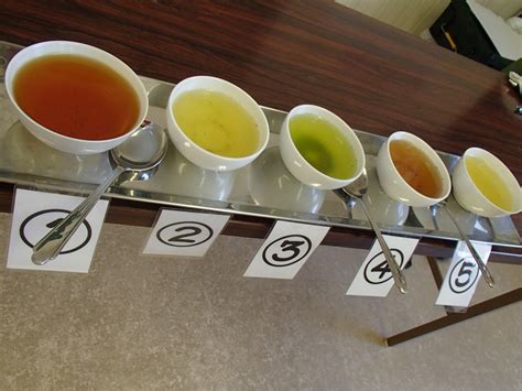 小学生にお茶の授業を開催 ～宮前まちづくり協議会～ ｜ 松阪市社会福祉協議会