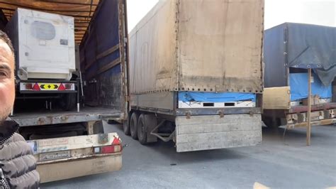 دخول قافلة مساعدات أممية جديدة عبر معبر باب الهوى المزيد مع منير