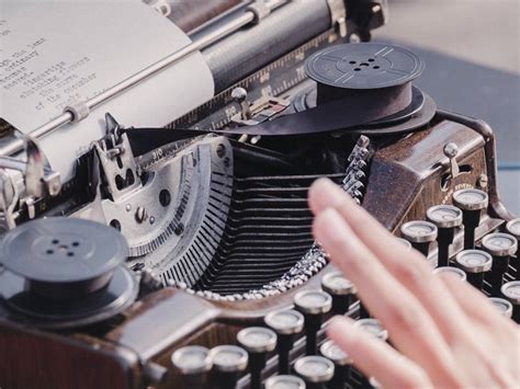 Bridging Words Crafting Compelling Content For Impactful Narratives
