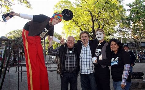 AluviÓn Ciudadano Mimos E Ideas En Plaza Serrano