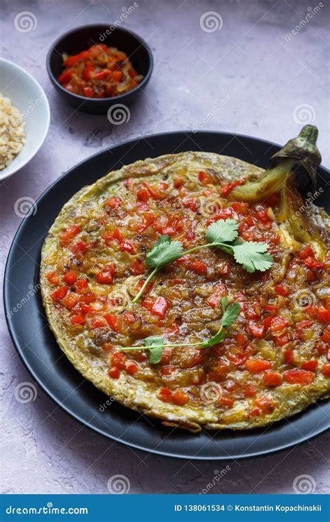 与giniling的tortang Talong，茄子煎蛋卷用猪肉末，菲律宾食物 库存照片 图片 包括有 è ²å¾‹å®¾ ç„¦å¹²é…ª 138061534