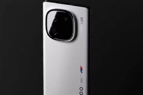 IQOO 12 Resmi Meluncur Di Indonesia Menjadi Ponsel Gaming Premium Dengan Snapdragon 8 Gen 3 Dan