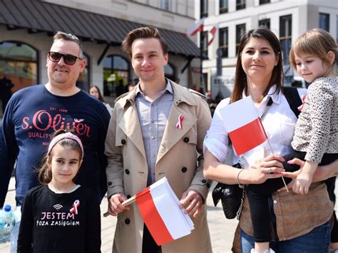PiS wygrywa ale bez większości nawet z Konfederacją SONDAŻ EURACTIV pl