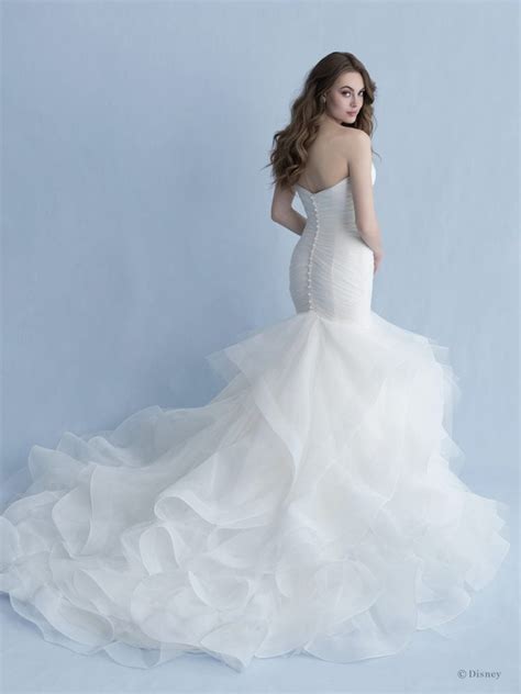 Strapless Sweetheart Neckline Ruched Tulle Mermaid Wedding Dress With