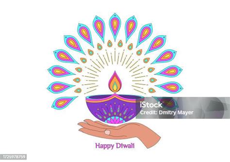 화염과 광선 인간의 손 추상적인 공작 깃털이 있는 다채로운 Diya Deepavali 오일 촛불 연꽃 패턴과 화려한 Diya