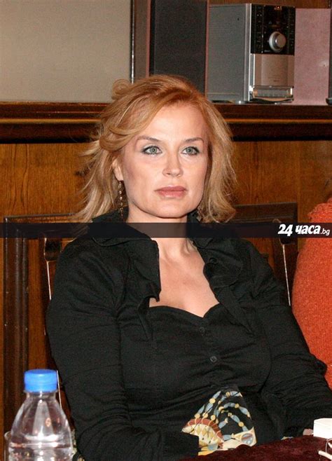 Аня Пенчева щяла да е лекар но Антон Дончев обръща съдбата й