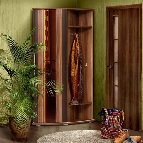 Вешалка для одежды в прихожую