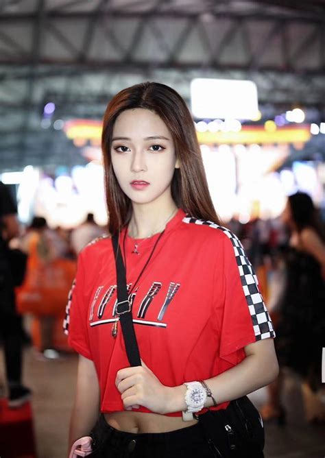 最受王思聪青睐的治愈系美女主播 因神似高圆圆火爆直播圈高圆圆王思聪坚果新浪新闻