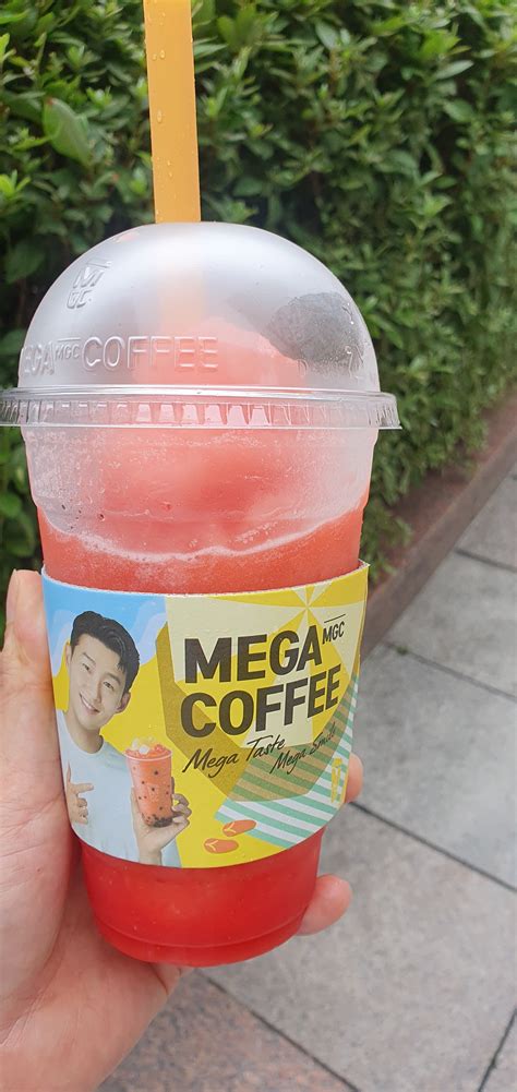 더쿠 ㅇㅂㅇ 메가 자두스무디 맛있다