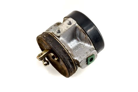 Front Hydraulic Height Corrector