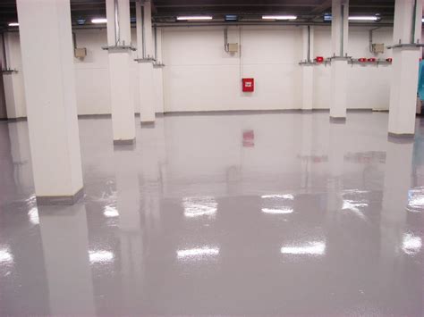 Промышленные наливные полы цена на устройство наливных полов в Москве