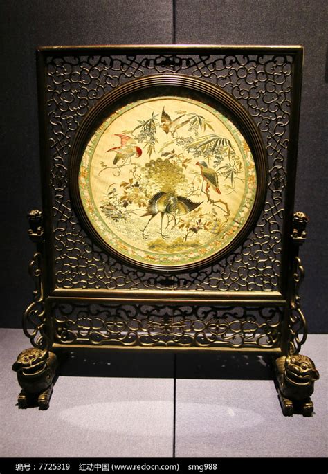 清代广绣孔雀纹插屏高清图片下载红动中国