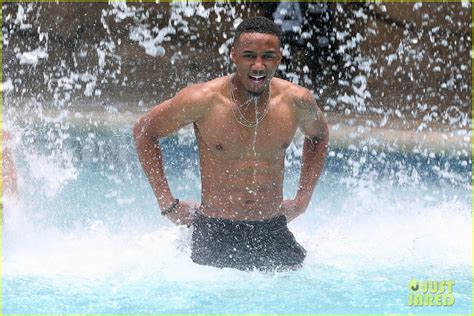 Jessie Usher Joins Survivors Remorse Cast In Nyc For Season 3 Press