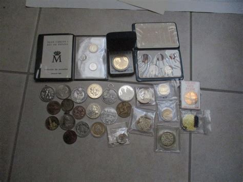 Sammlung Medaillen und Münzen 800 g Kaufen auf Ricardo