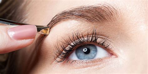 Quelle Technique Dépilation Des Sourcils Choisir Marie Claire
