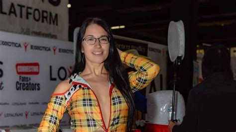 Codi Vore Weight Height Age Babefriend Net Worth 2025