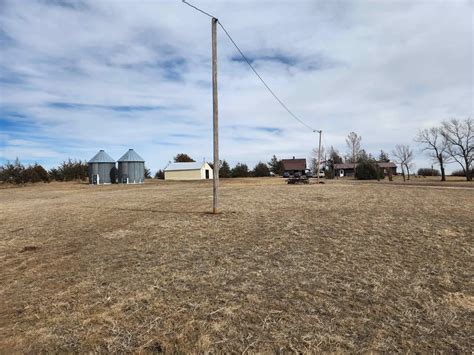 19300 299th St Batesland Sd 57716 ®