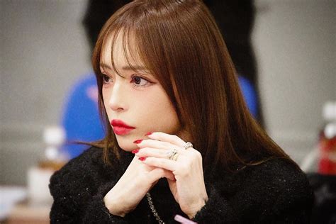 Ayumi Hamasaki お浜姐 夏が終わるのは寂しいけど、四季があるこの場所に生きていられるのは嬉しい。 一幕、あと5公演。週末は