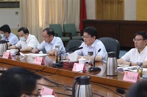 市长万广明主持召开全市推进交通强市建设领导小组第一次会议
