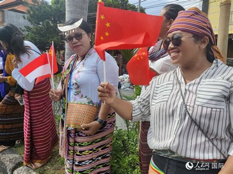 印尼巴厘岛民众热情欢迎习近平主席【3】 国际 人民网