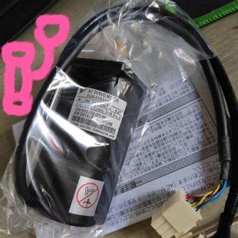 Yaskawa Sgm 01a314p Ac Servo Motor 100w 200v 0 87a 3000rpm New