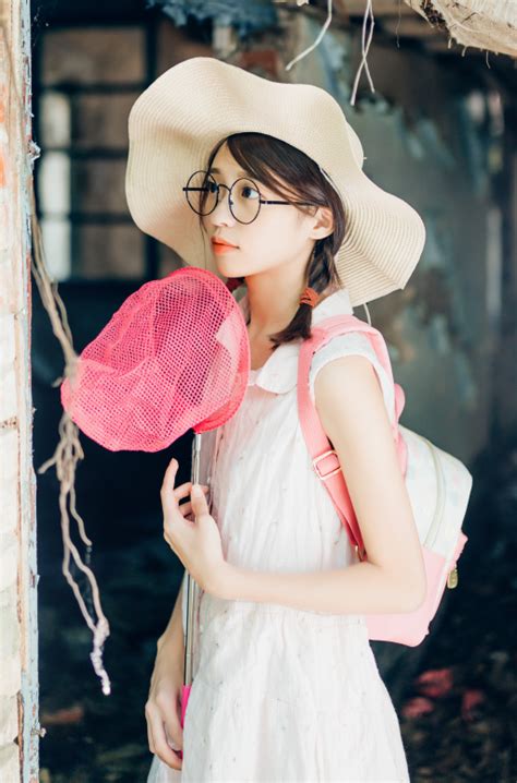 Jvid 抓精蟲的小女孩 妍妍首次野外露出就最狂 帶著妍妍脫光光來抓蟲蟲吧 V2ph