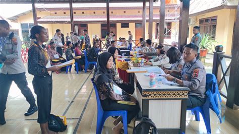 915 Casis Polri Lakukan Pemeriksaan Berkas Awal Cenderawasih Pos