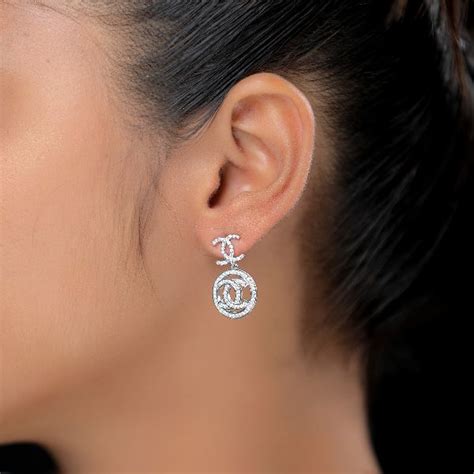 Polished Sterling Silver Dazzling Classy Diamond Earring Feature Fine Finishing Good Quality
