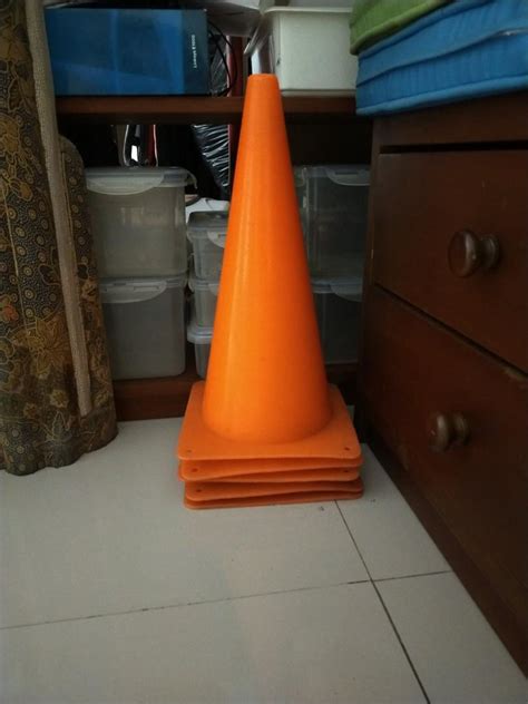 Cone parkir, Aksesoris Mobil di Carousell