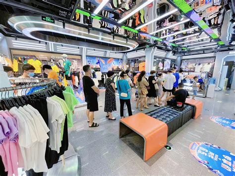 鸿星尔克又“出圈”，引爆门店水泄不通 中国焦点日报网