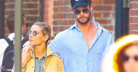 [n해외연예] 다정한 토르 크리스 헴스워스 아내와 뉴욕 데이트 포착