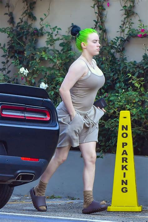 Billie Eilish With Bright Green Hair Out In Los Angeles 10112020