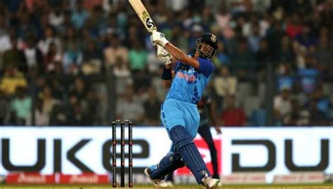 India Vs Sri Lanka 2nd T20 Axar Patel Smashes This Huge Indian Record