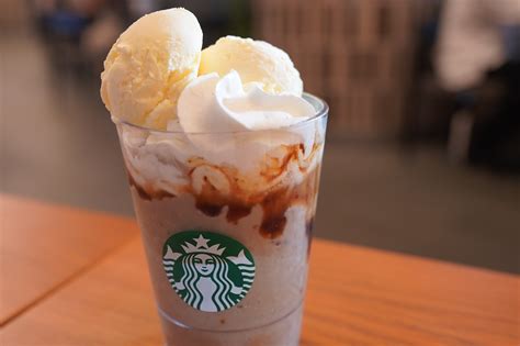 スタバ 全国10店舗限定ドリンク マロン ほうじ茶 フラペチーノ 華麗なるスターバックスマダム