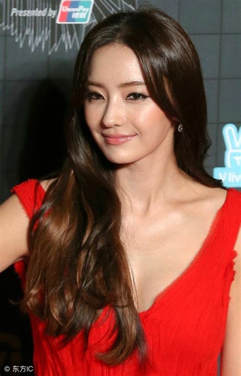 韓彩英出席活動38歲依然少女味十足很有魅力氣質真是好 每日頭條