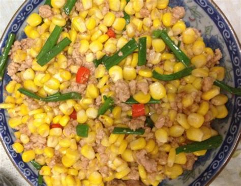 單親家庭的小伙帶女友回家吃飯，飯後被女友發朋友圈嫌棄 每日頭條