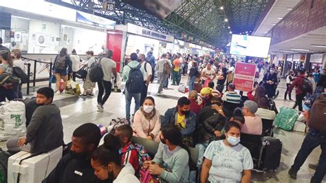 Accidentes En Las Vías Y Congestión En Las Terminales Así Comenzó El