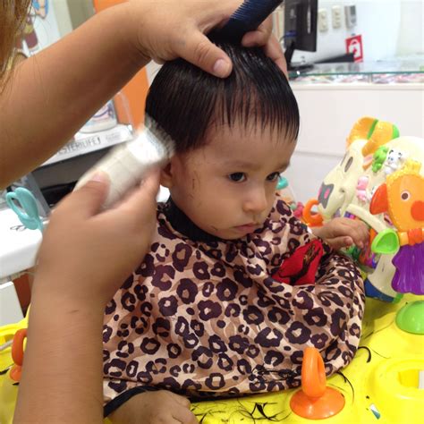 Su Primer Corte De Pelo Benjamin Face First Haircut Haircuts