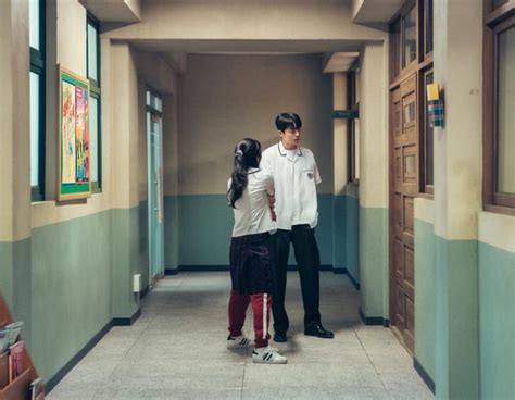 Kim Tae Ri Cant Help But Admire Nam Joo Hyuk In Twenty Five Twenty One Soompi